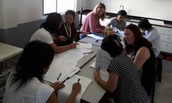 Aklat ng tula magsasalita para sa mga katulong sa Singapore