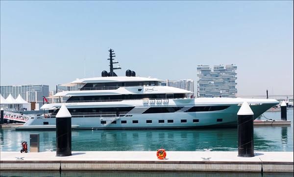 Gulf Craft premieres Majesty 175, the world''s largest composite ...