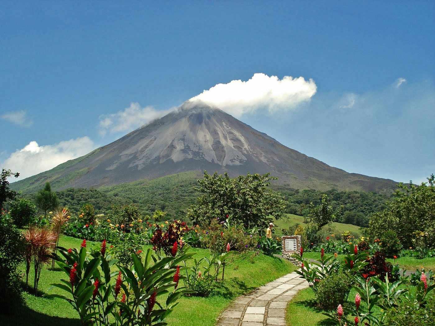 5 Must-see Natural Wonders of Costa Rica: Ecotourism and Adventure