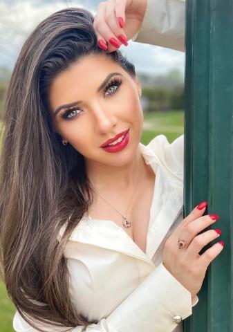 An Interview with Rising Actress Isla Cervelli