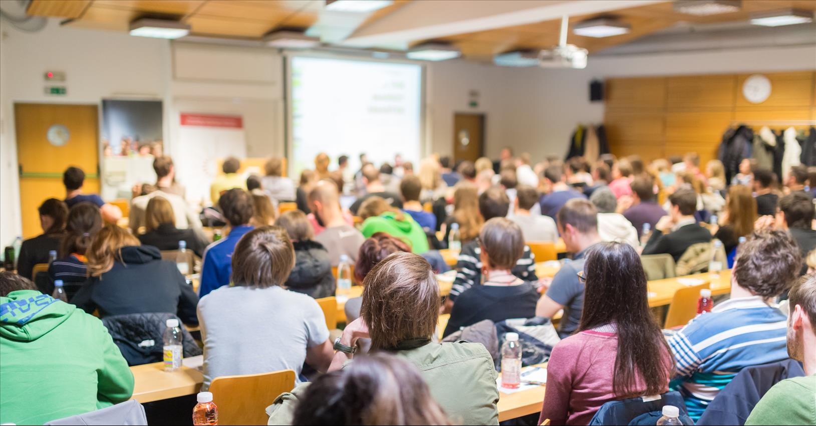 Why Australian uni students have a right to know class sizes before ...