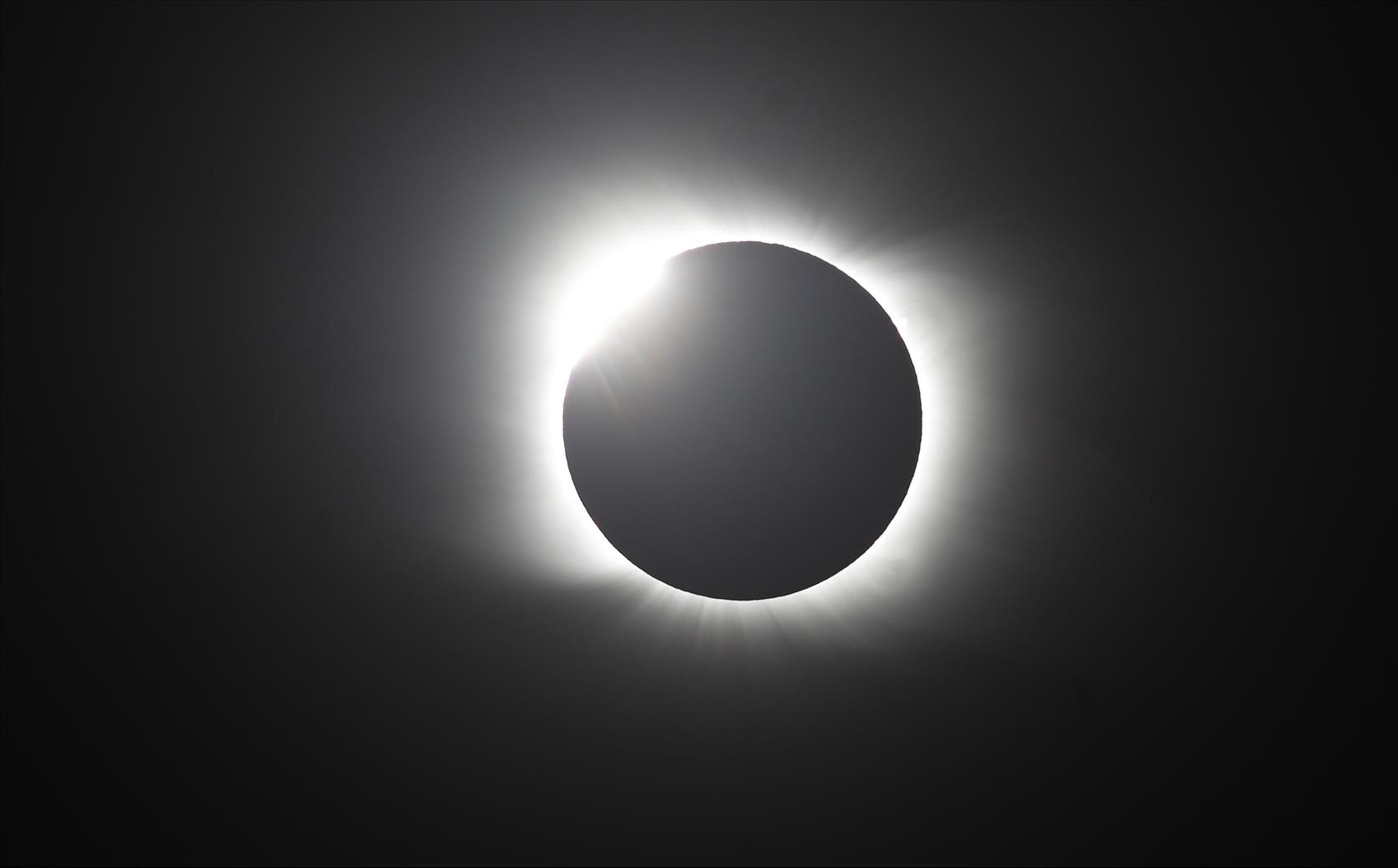 Total solar eclipse will bring 2 minutes of darkness to Antarctica's ...