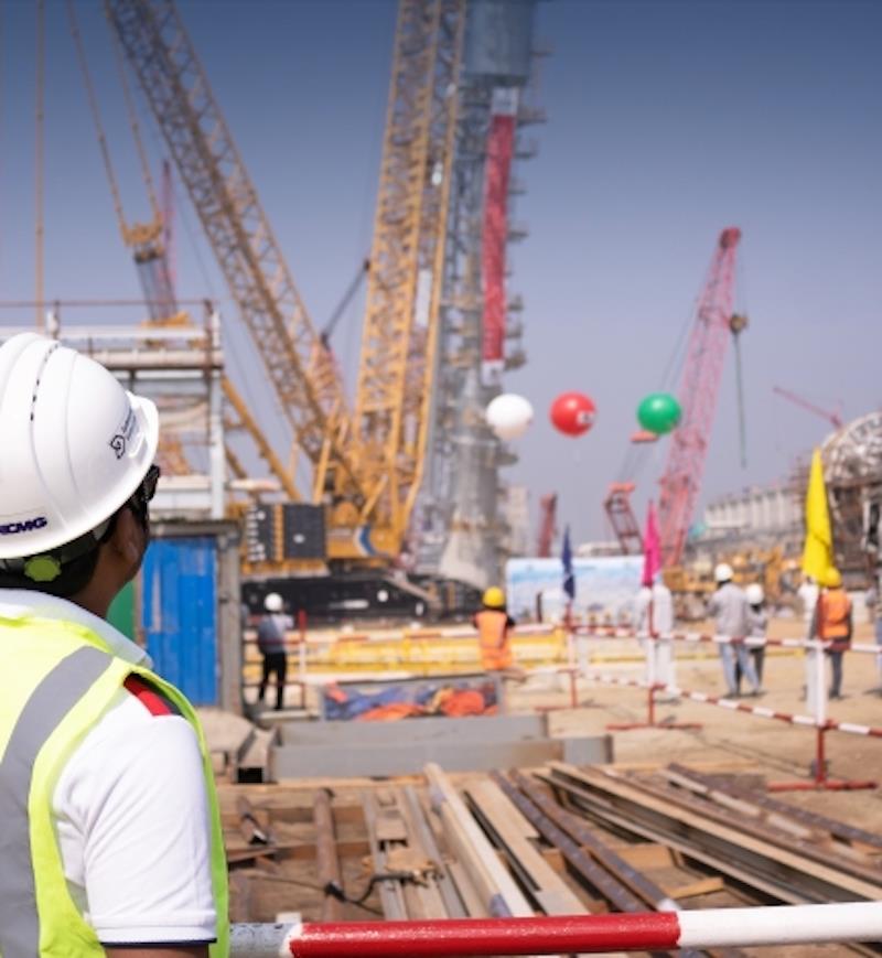 XCMJ Shows Off Massive 2,000-Ton Crawler Crane