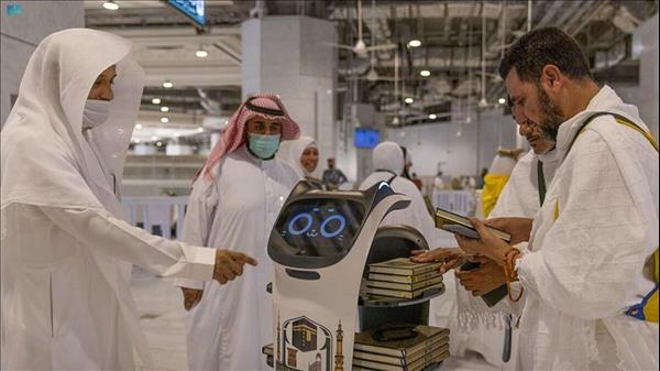 Look: Saudi Arabia Uses Robots To Distribute Holy Quran To Pilgrims At ...
