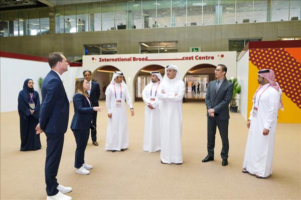 Minister Al Mannai Visits IBC, Spectrum Test And Tag Desk