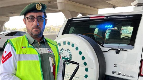 Dubai: Police Officer Spotted Cleaning Oil Residues On City Street ...