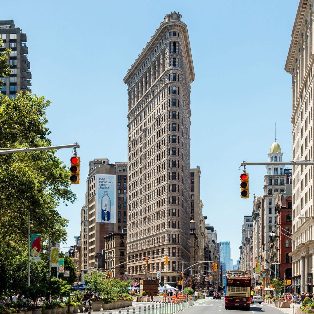 New York's Iconic Flatiron Building Sold For $190 Million In A Bitter ...