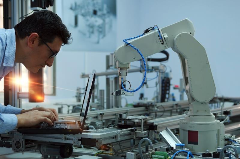 Robot-Based Automation: 3 Tips For A Time And Cost-Efficient Implementation