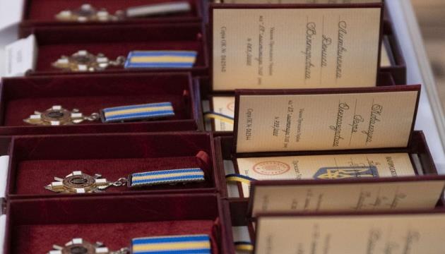Zelensky Presents State Awards To 331 Ukrainian Defenders
