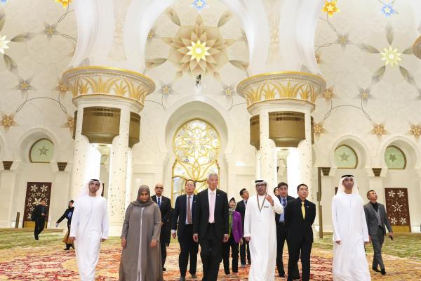 Prime Minister Of Singapore Visits Sheikh Zayed Grand Mosque | MENAFN.COM