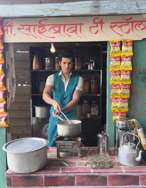Paras Kalnawat Delights 'Kundali Bhagya' Team With 'Masala Chai' Treat