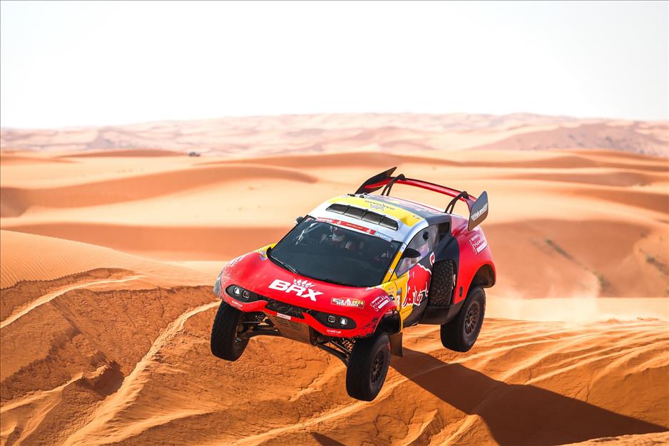 Loeb grabs another stage win to keep BRX in Dakar hunt