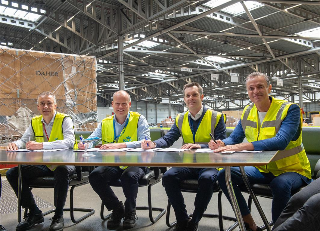 Menzies and KLM renew long-running partnership at AMS