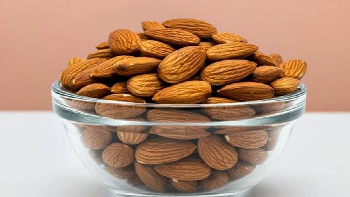 5 Health Benefits Of Eating Just Two Almonds Before Bed Check Here