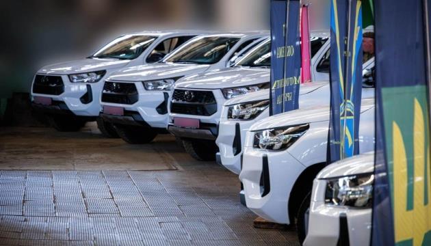 Kharkiv Region Hands Over Batch Of Pickup Trucks To Two Combat Brigades
