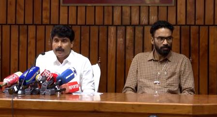 Kerala Journalists Force Senior IAS Officer Sriram Venkitaraman To ...