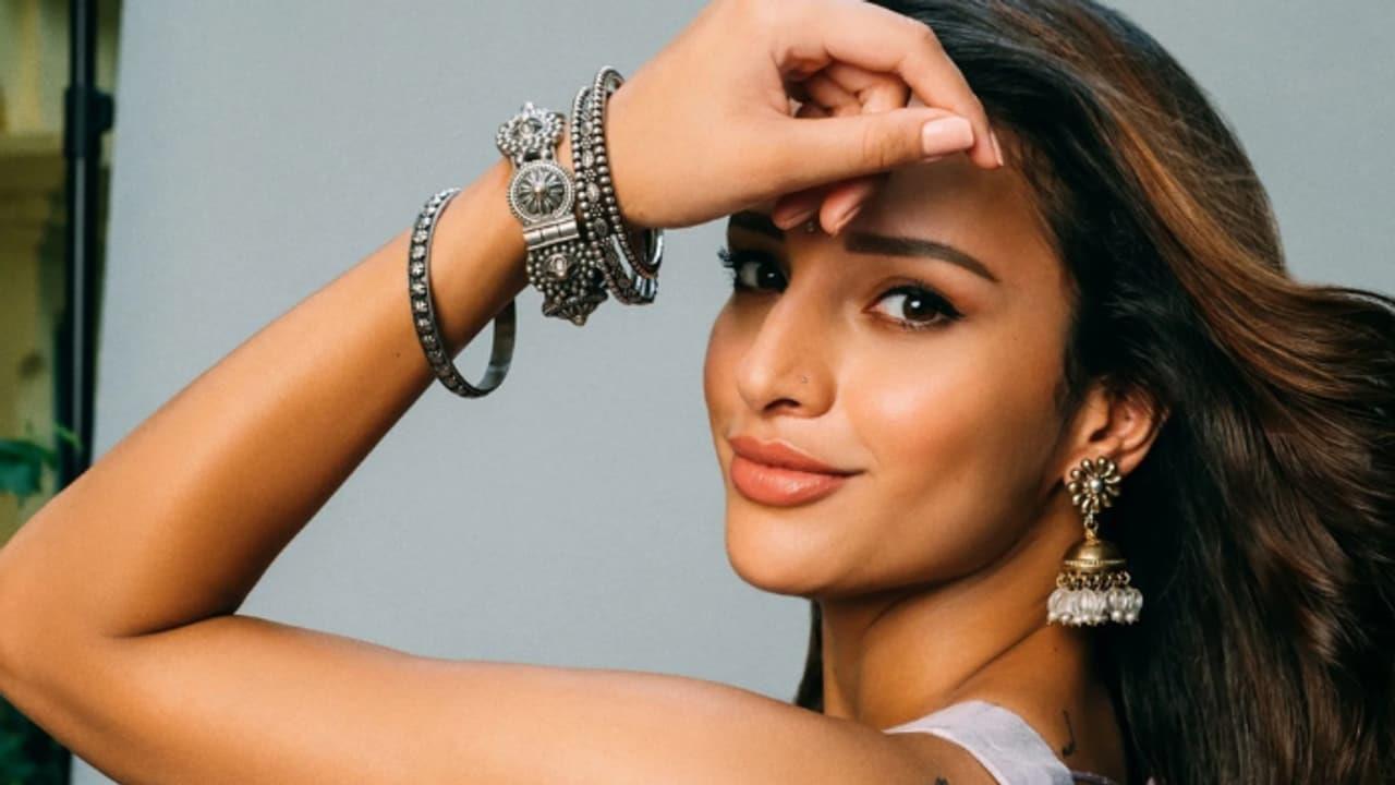 Get Triptii Dimri's GLOWING Skin In Fuss-Free Four-Step Routine