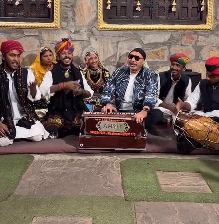 Sukhbir Adds Rajasthani Flavour To His Punjabi Song 'Sauda Khara Khara'