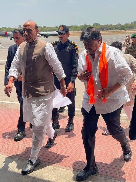 Defence Minister Asks DRDO To Work On Futuristic Technologies For ...