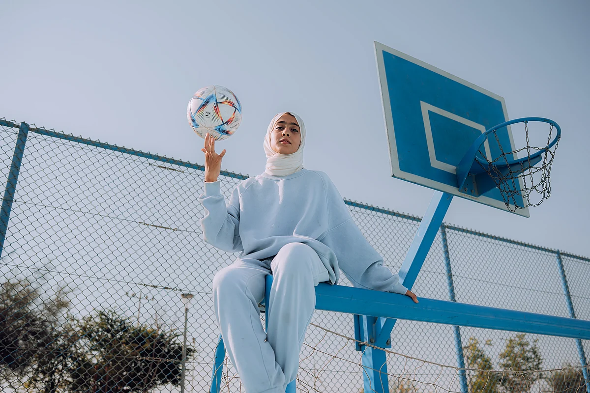 Viral UAE Hijabi Football Freestyler Lights Up Dubai Fan Zone With ...