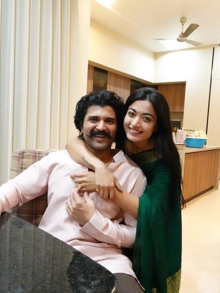 Vijay & Rashmika To Fulfill Their Promise Of Supporting Government ...