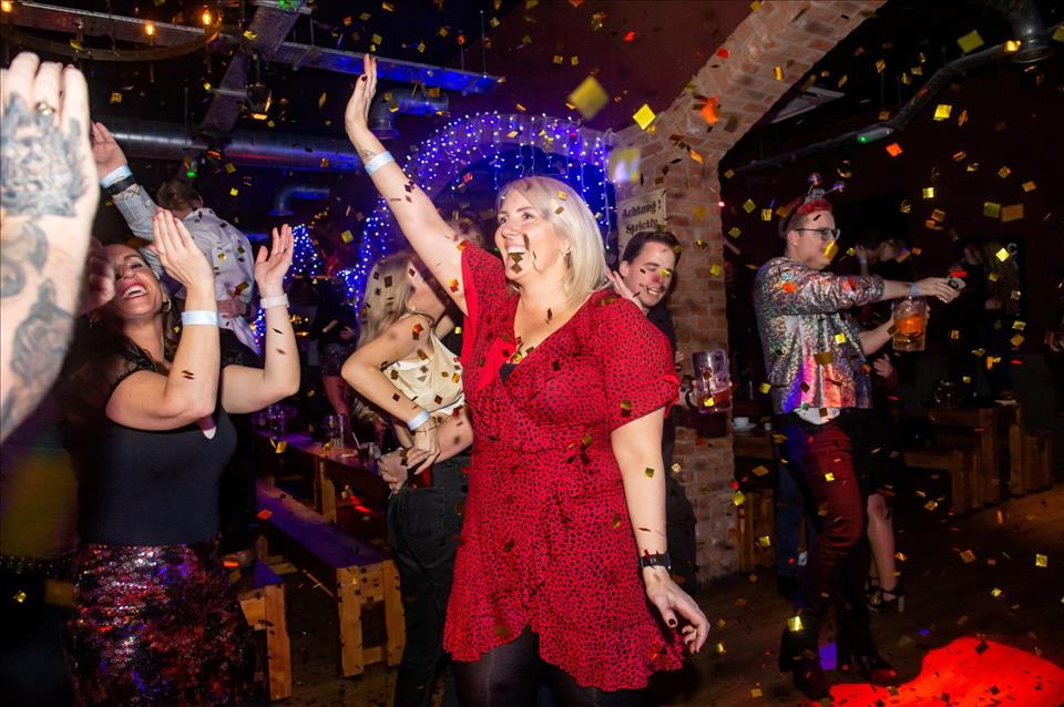 Four In 10 Mourn A 'Proper' Night Out - With 90S Voted Best Decade For ...