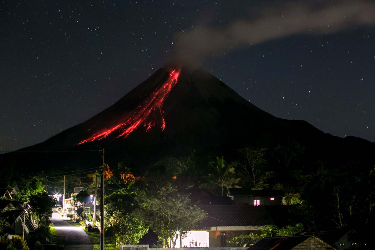 Mount Raung Eruption Triggers Aviation Warning in Indonesia