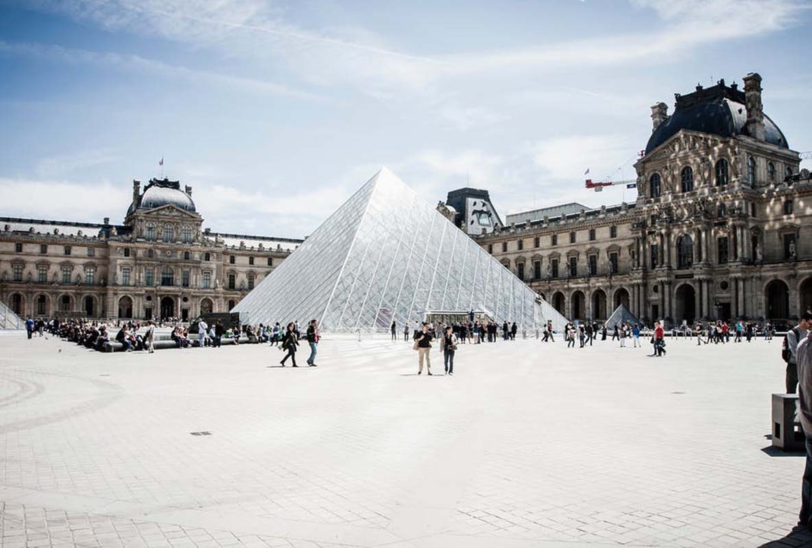 Louvre Museum Remains Closed Amid Ongoing Staff Strike
